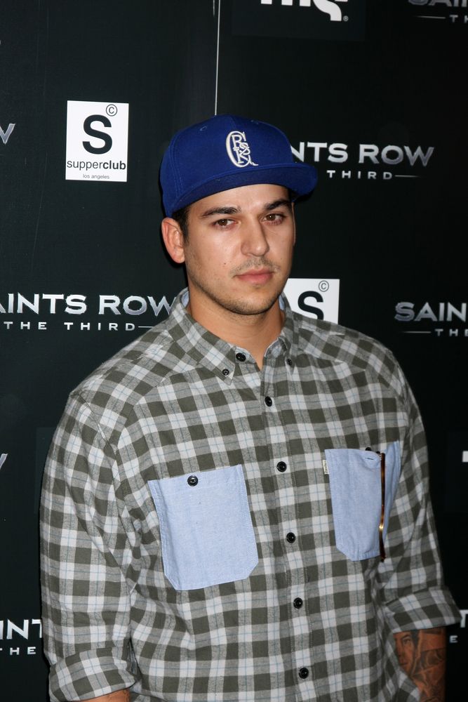 Rob Kardashian Is Back On Instagram With Shirtless Photo - Fame10