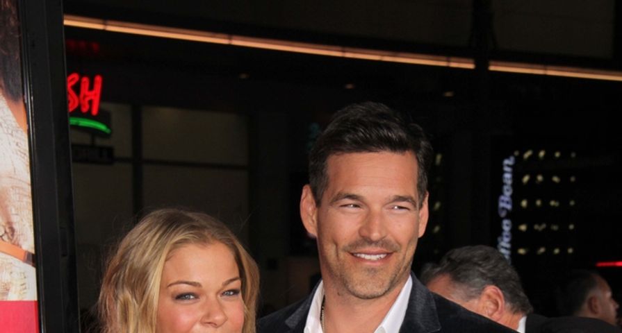 LeAnn Rimes Falls At The Indy 500! - Fame10