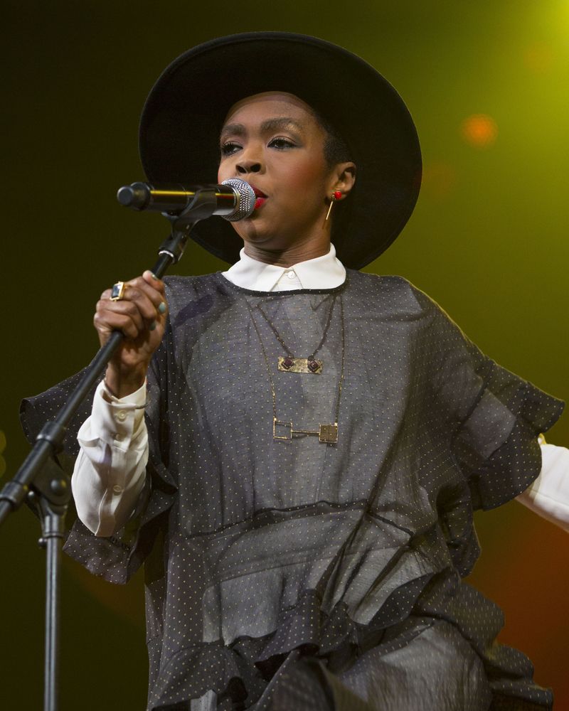 7 Popular Singers Who Went Certifiably Crazy Fame10