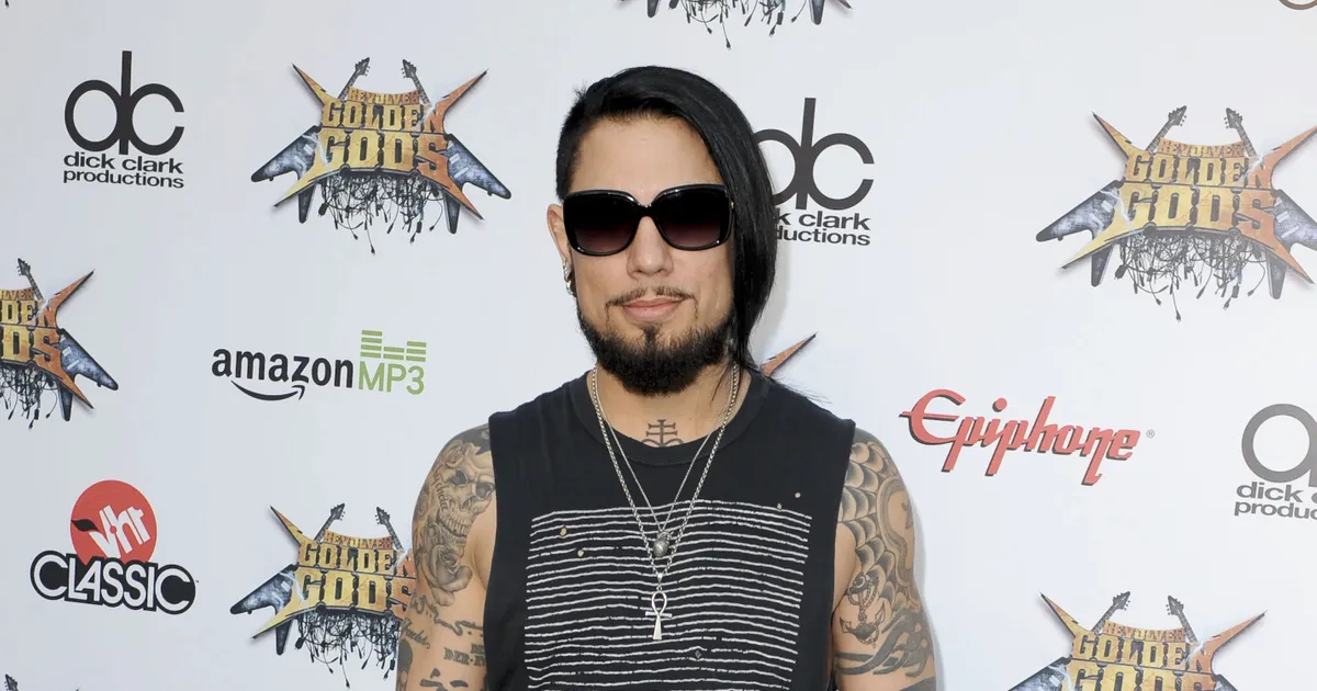 Rocker Dave Navarro Speaks Out About His Mother's Murder - Fame10