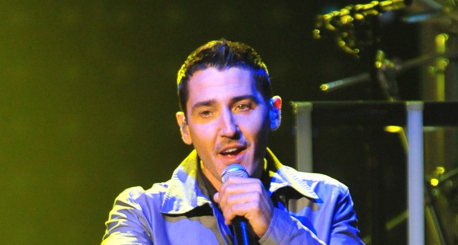 NKOTB Jonathan Knight On 'Amazing Race' With Boyfriend - Fame10