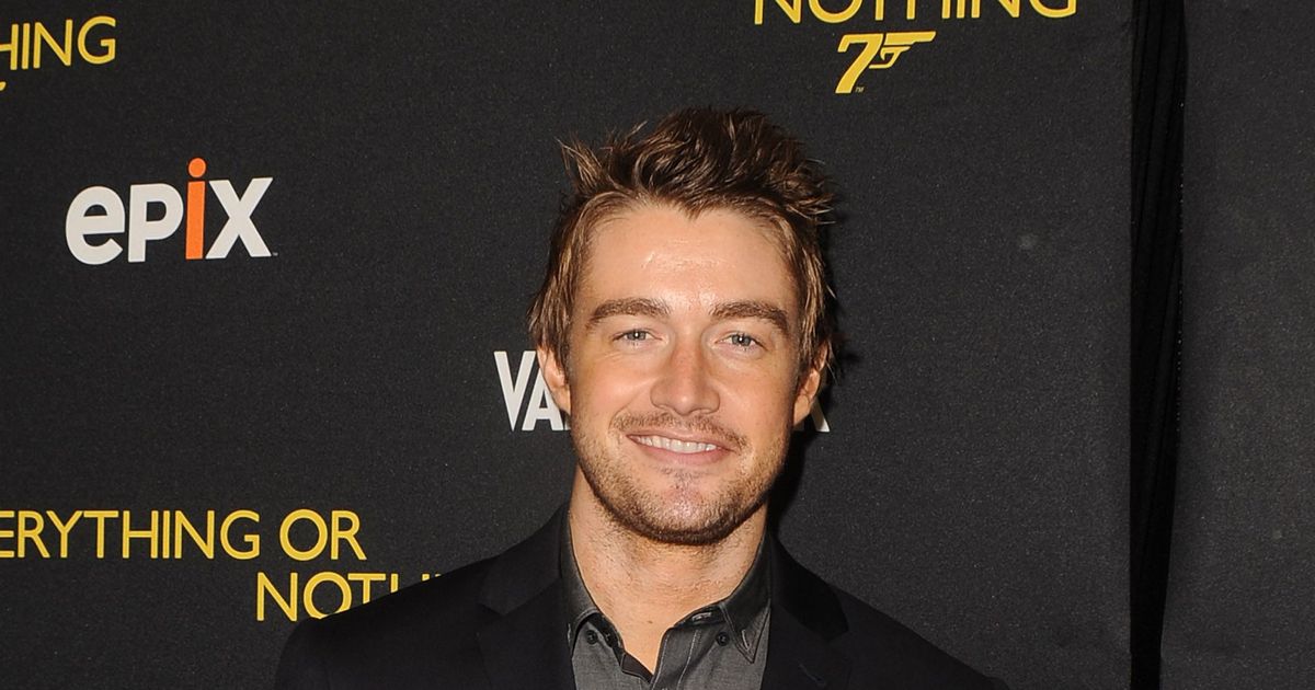 Things You Might Not Know About OTH Star Robert Buckley - Fame10