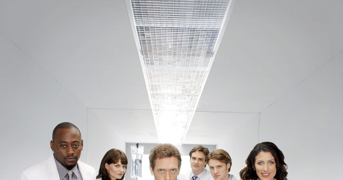 Cast Of House: How Much Are They Worth Now? - Fame10