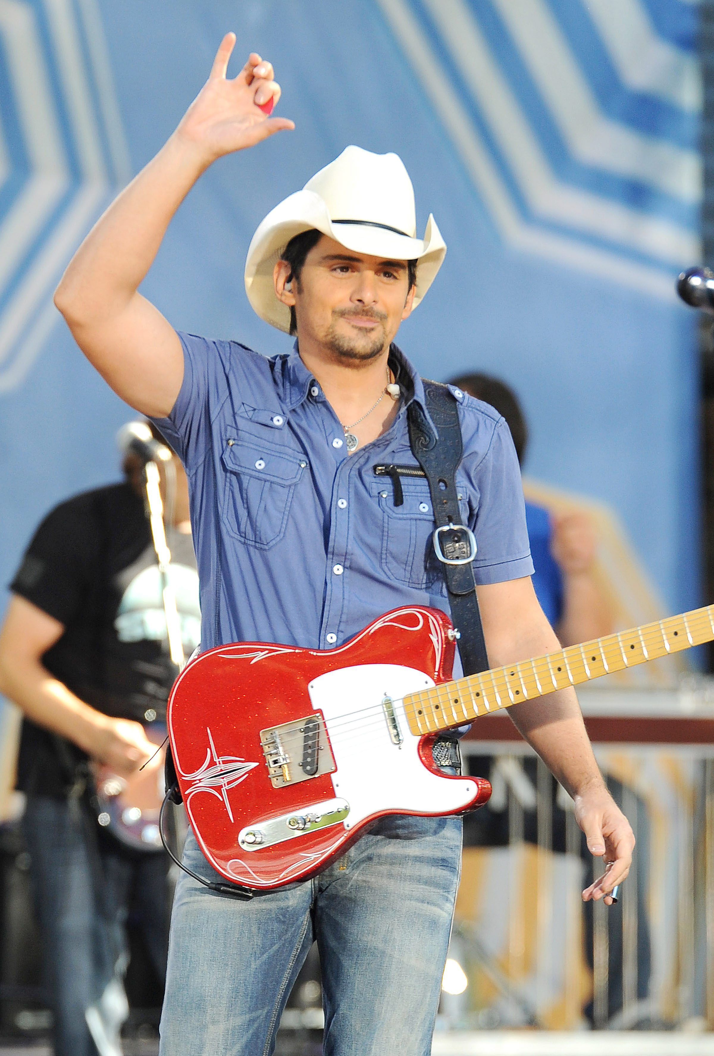 Things You Might Not Know About Brad Paisley - Fame10