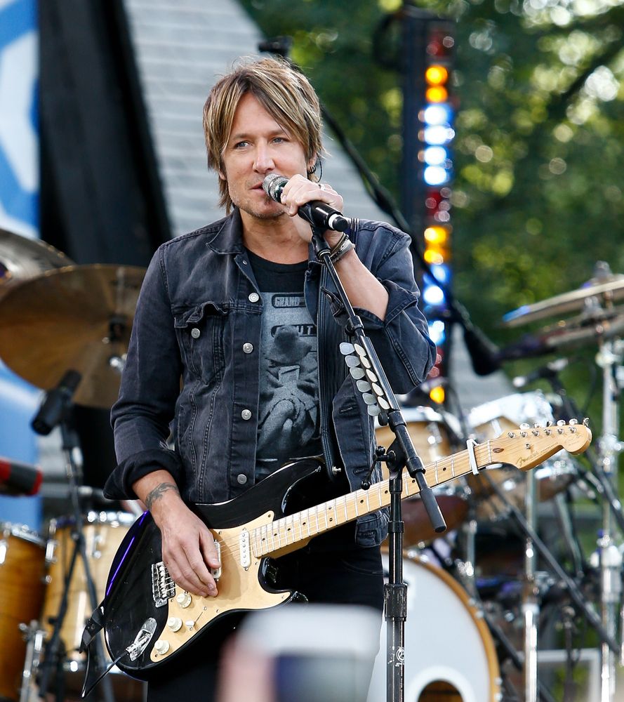 10 Popular Country Stars Who Hit Rock Bottom Fame10