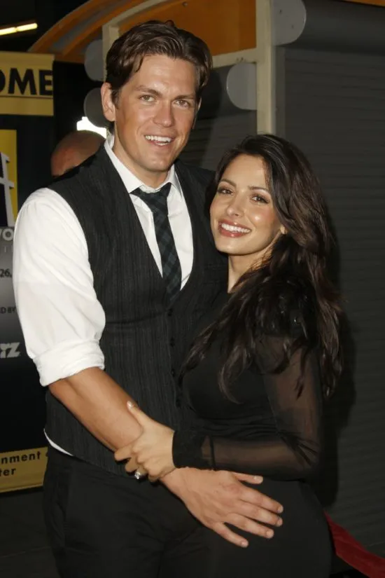 8 Things You Didn't Know About Steve Howey - Fame10