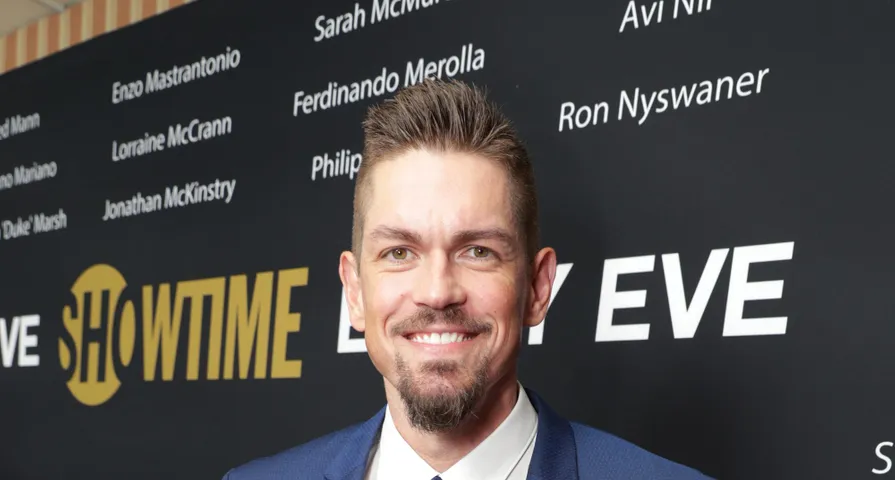8 Things You Didn't Know About Steve Howey - Fame10
