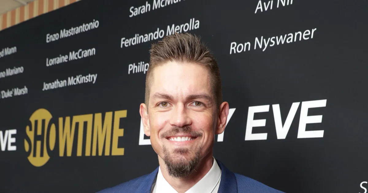 8 Things You Didn't Know About Steve Howey - Fame10
