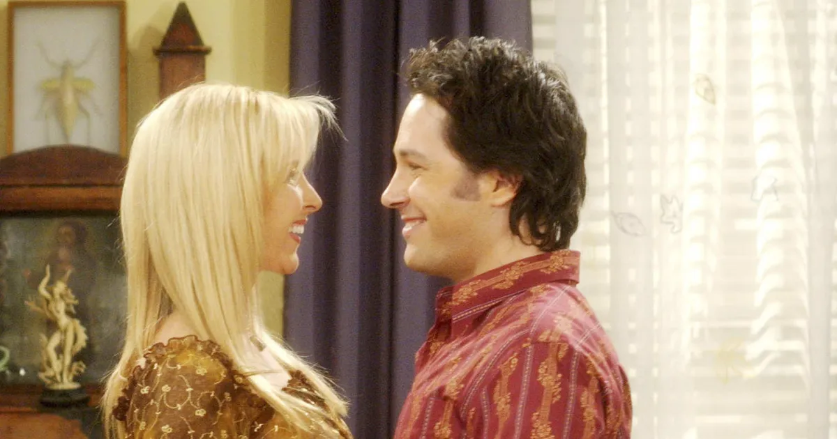 Friends: Phoebe's 15 Love Interests Ranked From Worst To Best - Fame10
