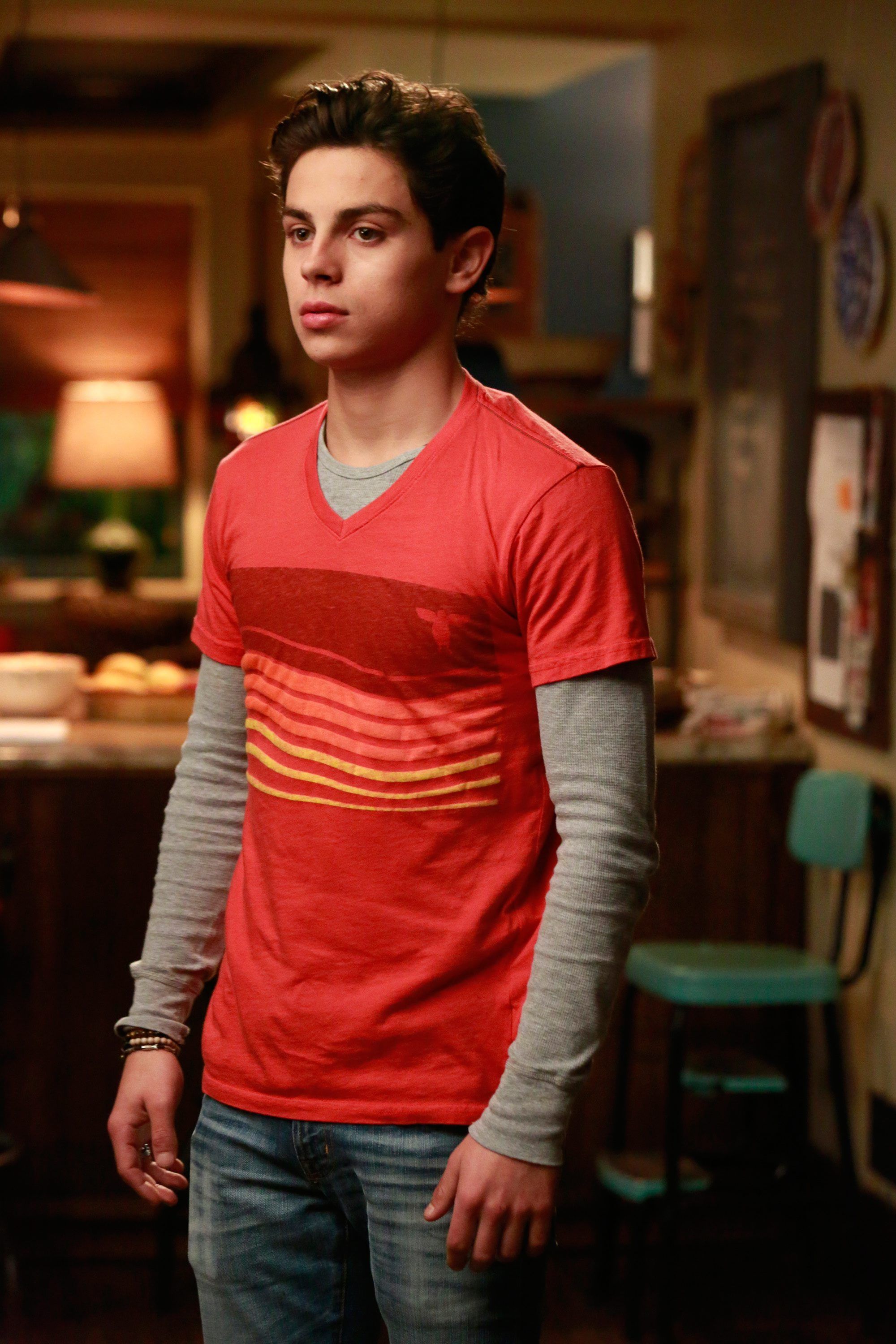 8 TV Shows That Recast Big Characters - Fame10