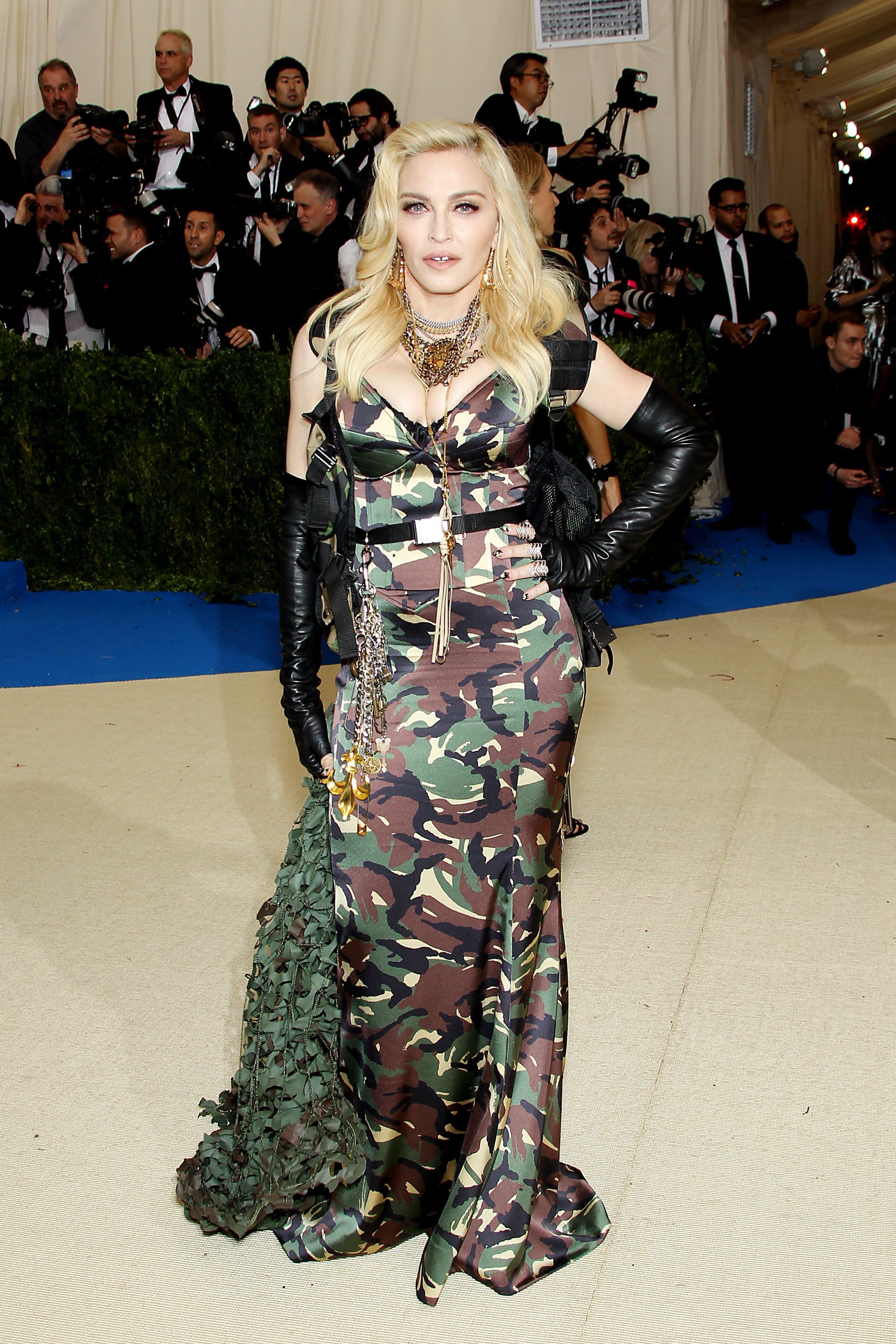 Met Gala 2017: 8 Worst Dressed Stars - Page 2 of 8 - Fame10