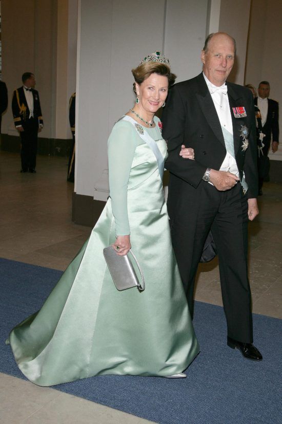 Royals Who Married Commoners - Fame10