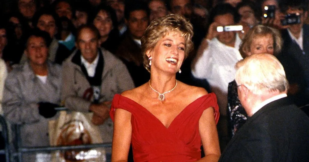 Ranked: Unforgettable Iconic Royal Gowns - Fame10