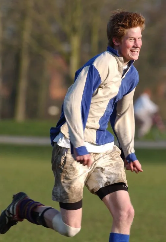 Rare Photos Of Prince Harry You Haven't Seen - Page 4 of 12 - Fame10