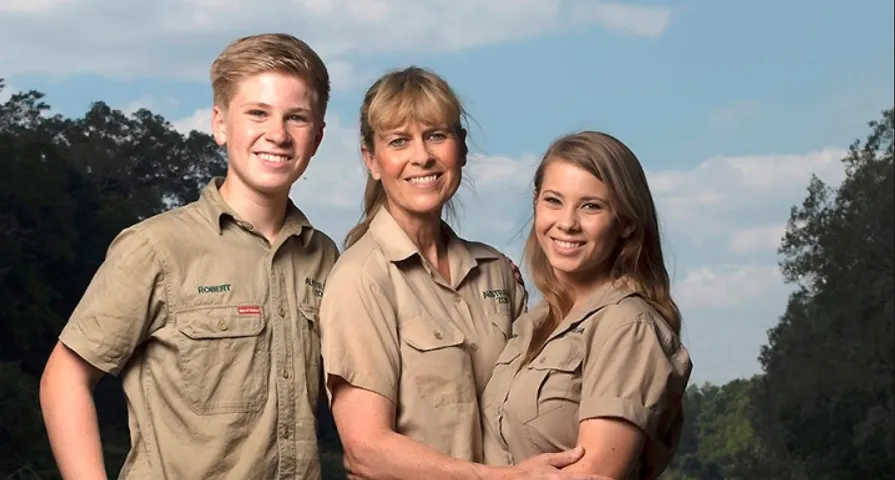 Bindi Irwin Announces New Animal Planet Series 'Crikey! It's The Irwins ...