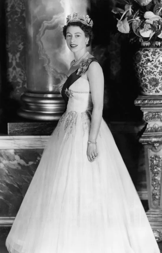 Ranked: Unforgettable Iconic Royal Gowns - Fame10