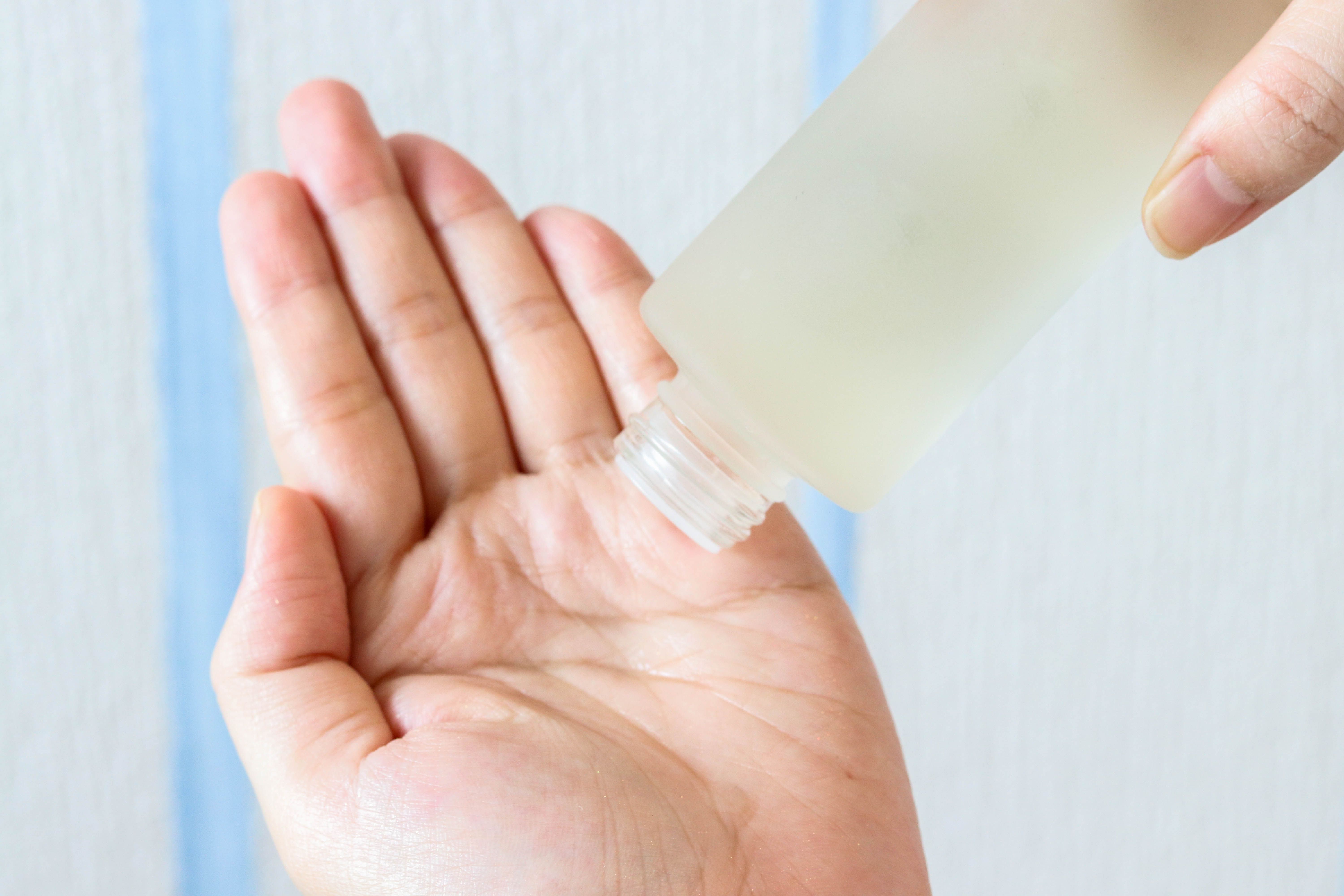 The 5 Best Face Cleansers For Oily Skin - Fame10