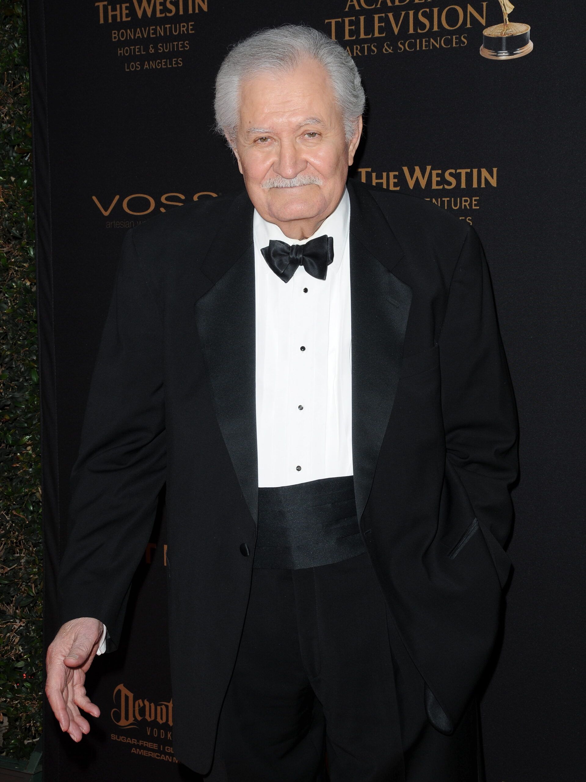 Soap Opera Stars Who Should Retire - Fame10